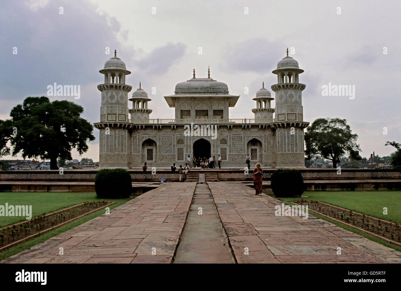 Ud daula hi-res stock photography and images - Alamy