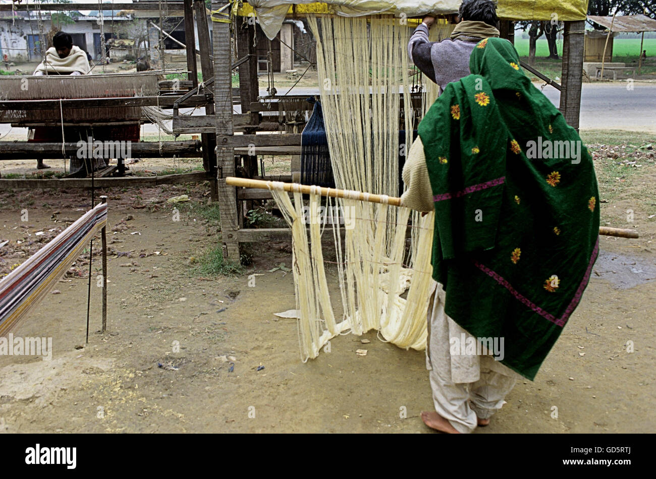 Varanasi weaver hi-res stock photography and images - Alamy