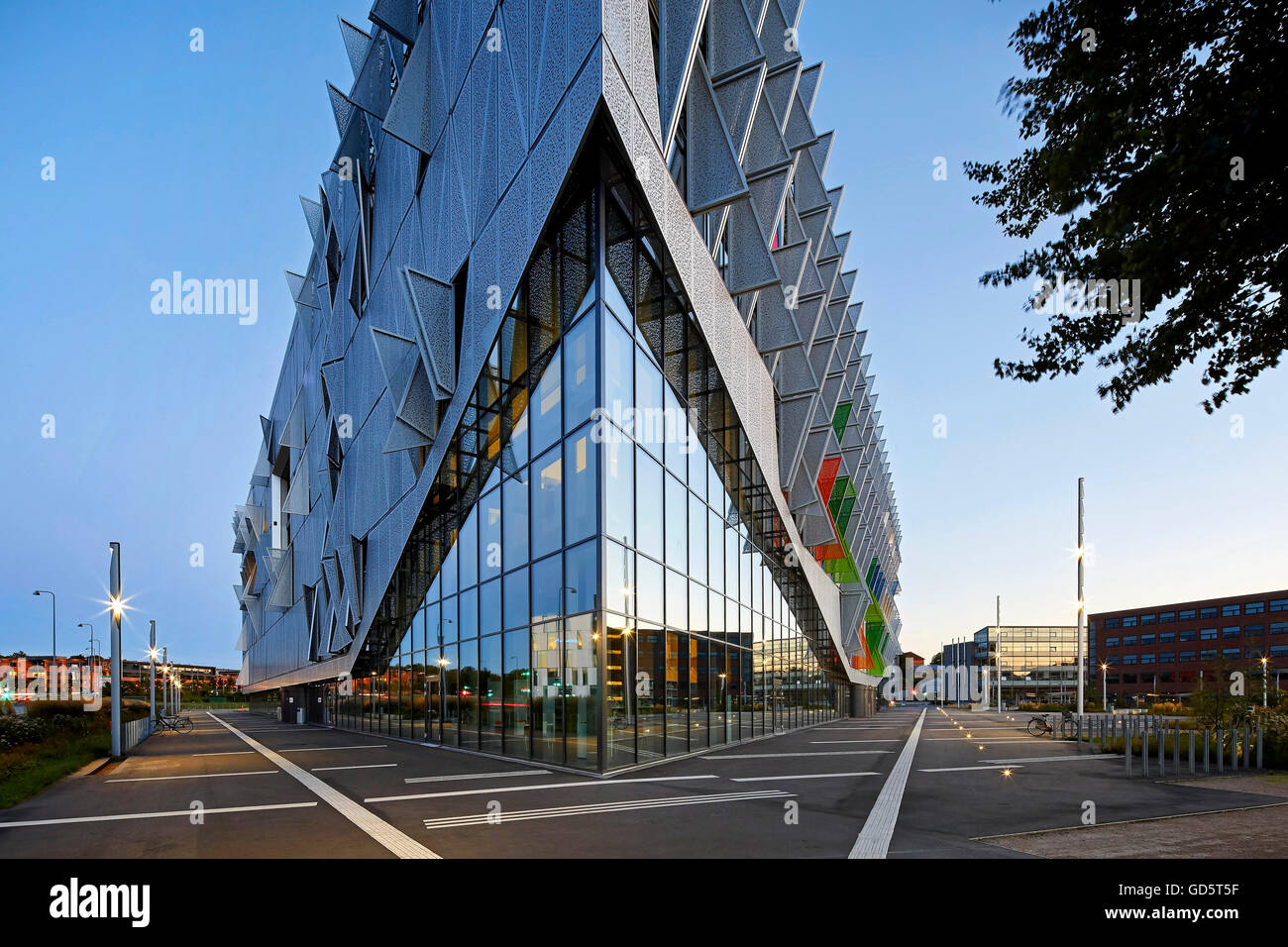 Corner view with glazing, reflection and triangular shutters. SDU ...