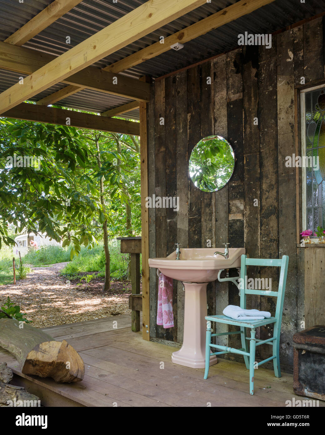 Glamping cabin hi-res stock photography and images - Alamy