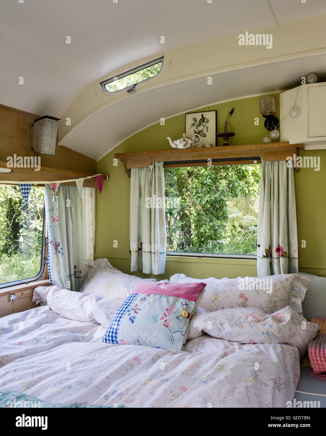 Vintage caravan hi-res stock photography and images - Alamy