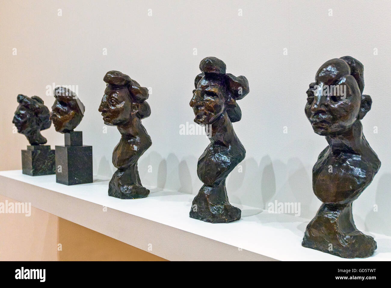 Moma sculptures hi-res stock photography and images - Alamy