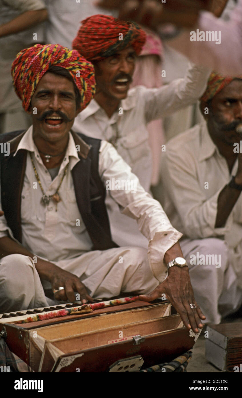 Langa music hi-res stock photography and images - Alamy