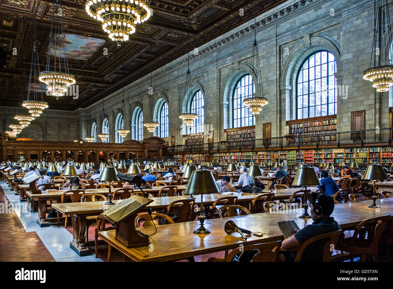 New york public library and 5th avenue hi-res stock photography and ...