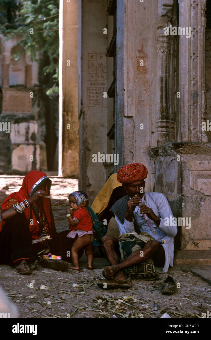 Peasant family hi-res stock photography and images - Alamy