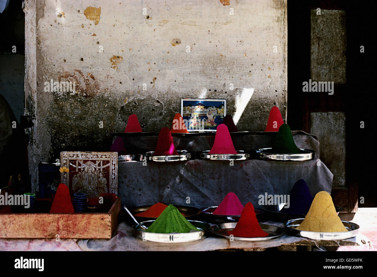 Rangoli shop hi-res stock photography and images - Alamy