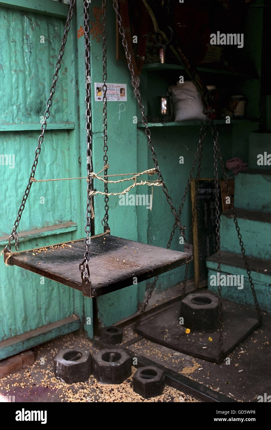 Grain scales hi-res stock photography and images - Alamy