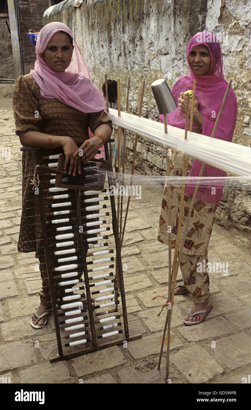 Yarn for Kota sarees Stock Photo - Alamy