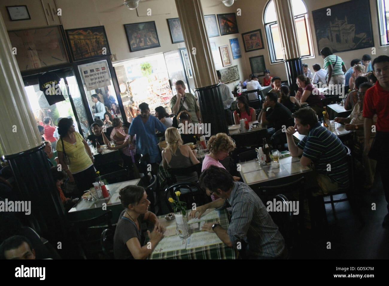 Leopold cafe mumbai hi-res stock photography and images - Alamy