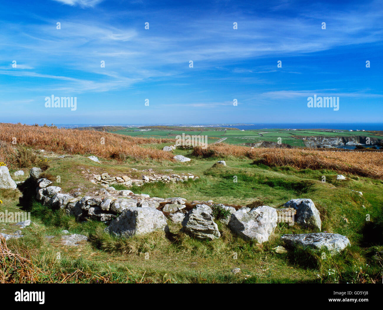 British hut circle hi-res stock photography and images - Alamy