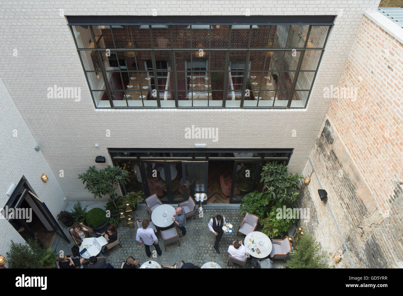 London soho house 76 dean street hi-res stock photography and images ...