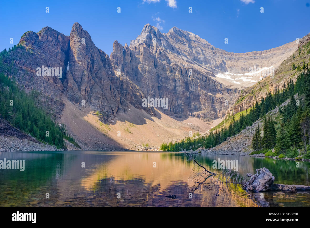 Lake agnes hi-res stock photography and images - Alamy