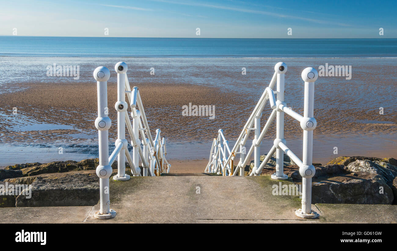 Beach railings hi-res stock photography and images - Alamy