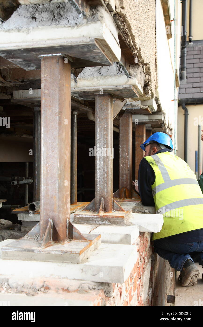 Structural props hi-res stock photography and images - Alamy