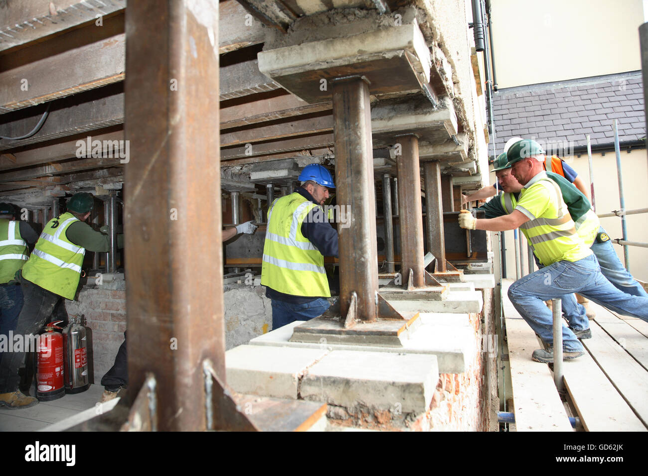 Steel props hi-res stock photography and images - Alamy