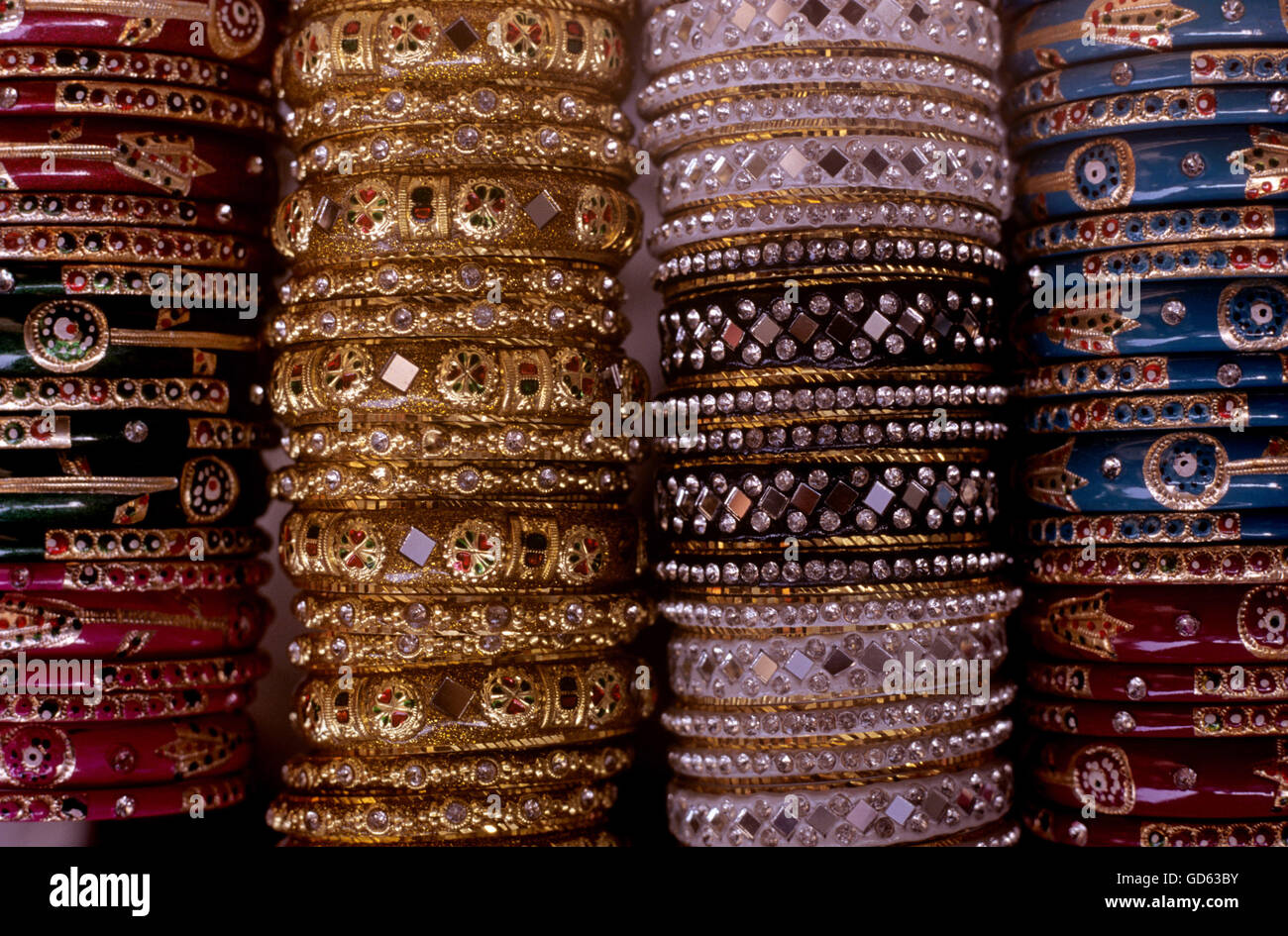 Lac bangles hi-res stock photography and images - Alamy