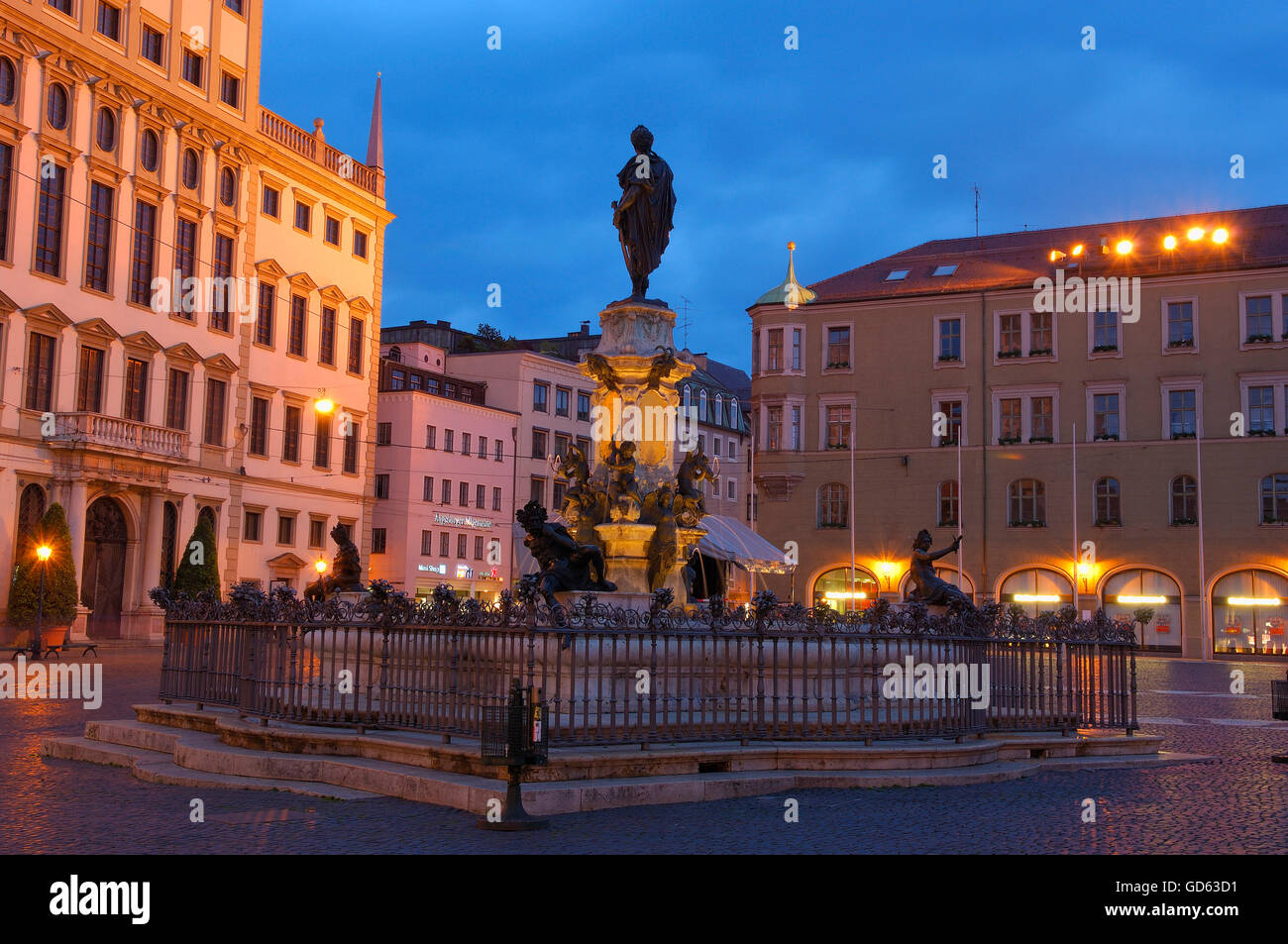 Augsburg, Rathausplatz, Augustus fountain, Augustusbrunnen, Town Hall ...