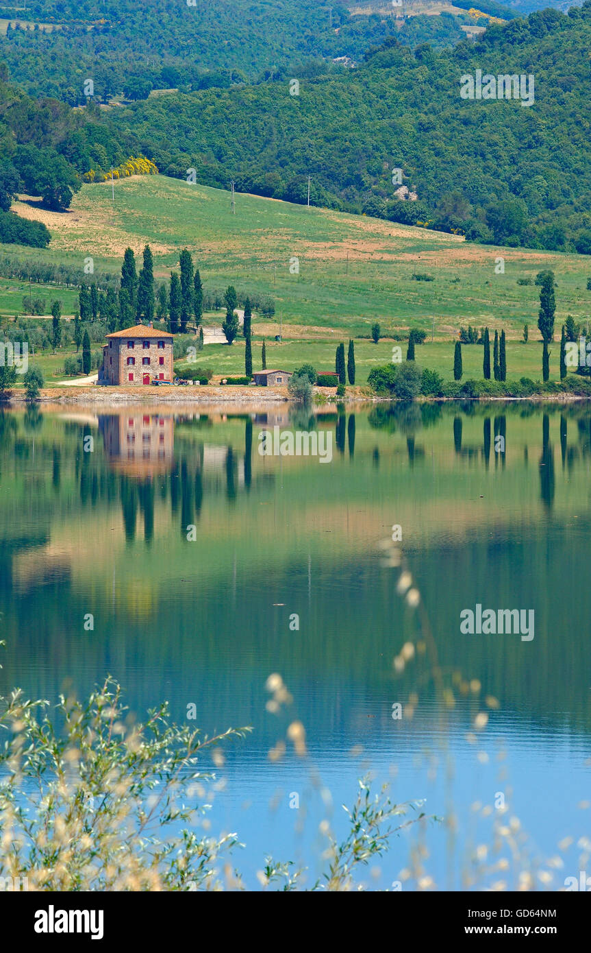 Corbara lake, Lago di Corbara, Tiber Valley, Todi, Umbria, Italy ...