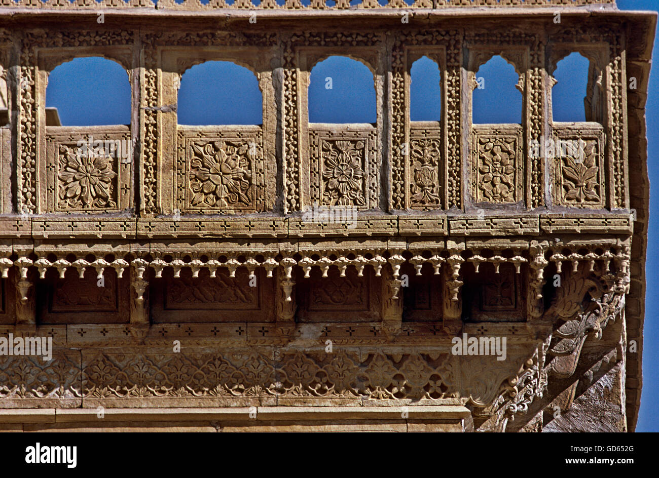 Parapet city palace hi-res stock photography and images - Alamy