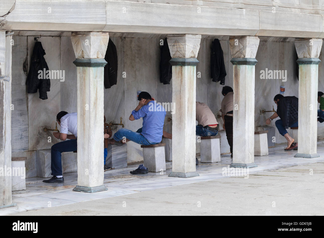 Wudu hi-res stock photography and images - Alamy