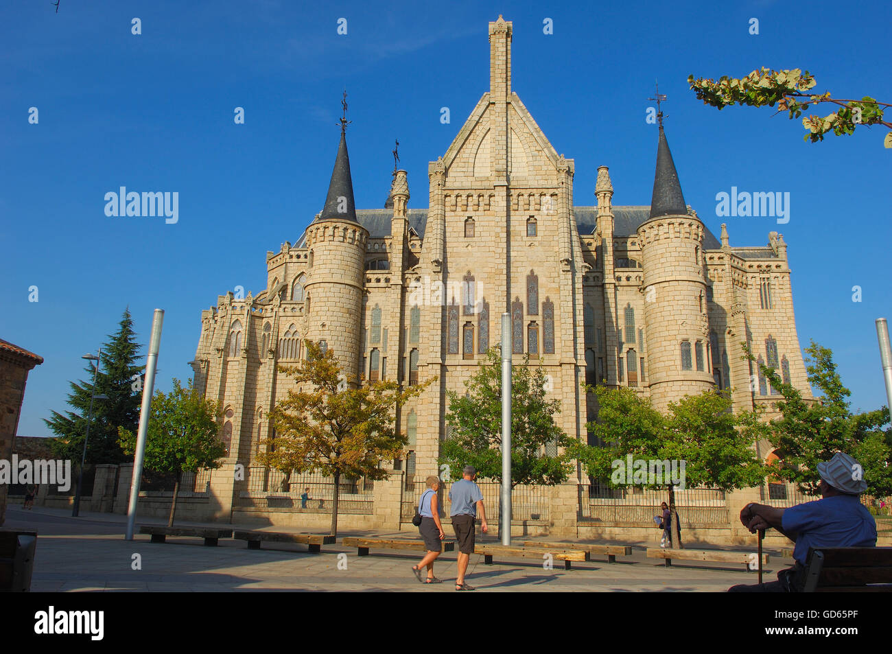 Gaudí castle astorga castilla león hi-res stock photography and images ...