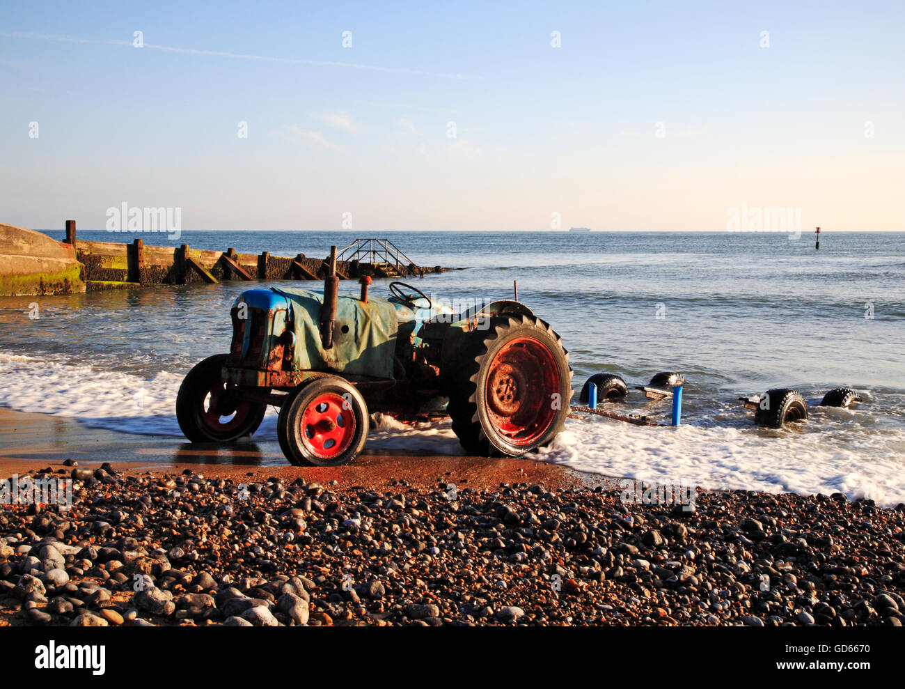 Tractor launching a boat hi-res stock photography and images - Alamy