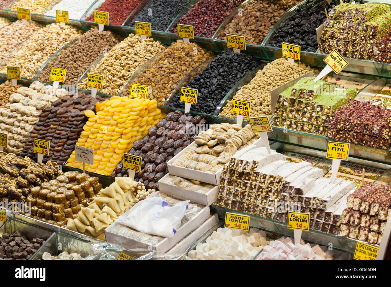 Fruits and nuts stall at the grand bazaar in Istanbul, Turkey Stock ...