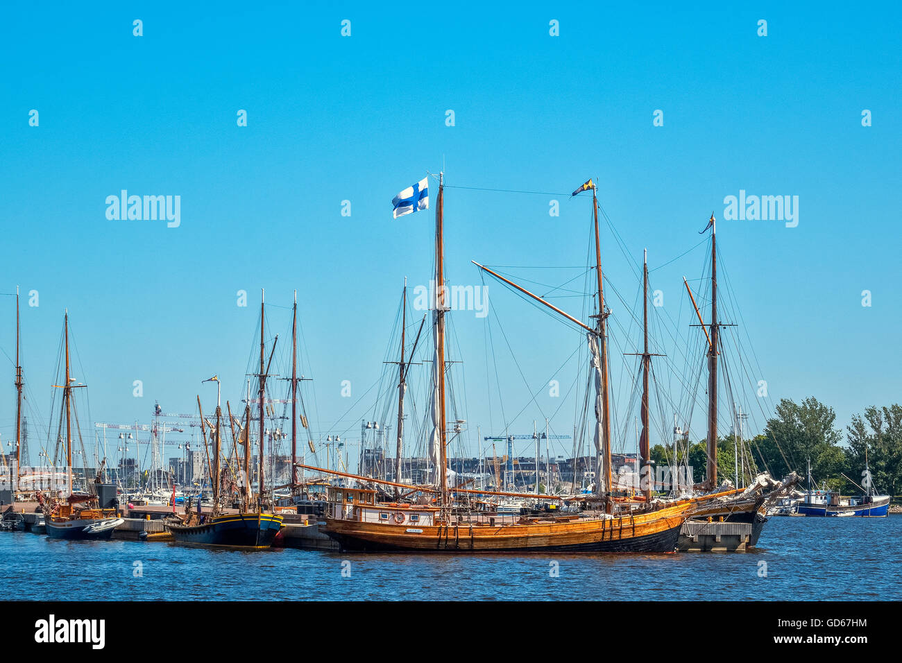 Sailing ships hi-res stock photography and images - Alamy