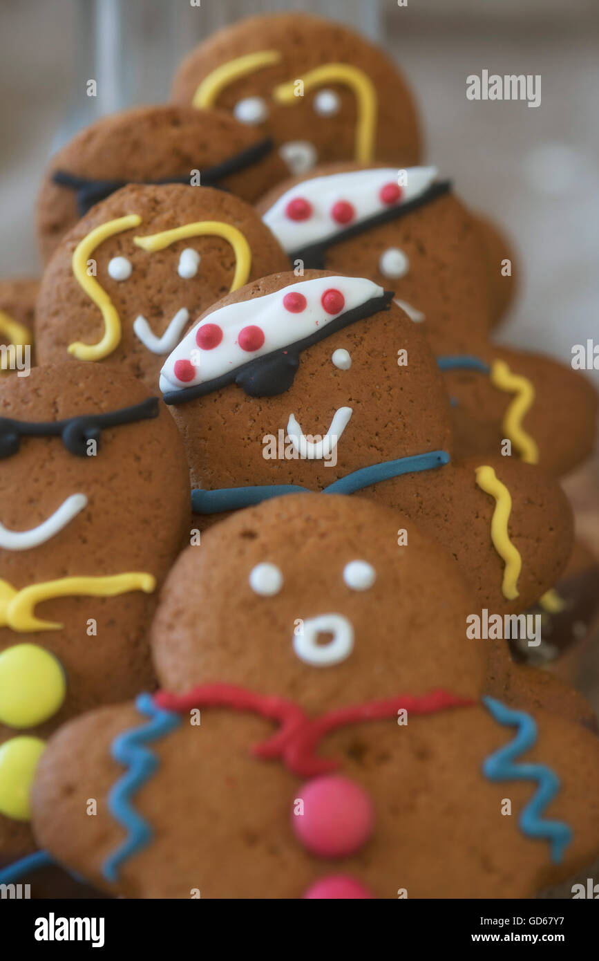 A selection of gingerbread men and women Stock Photo - Alamy