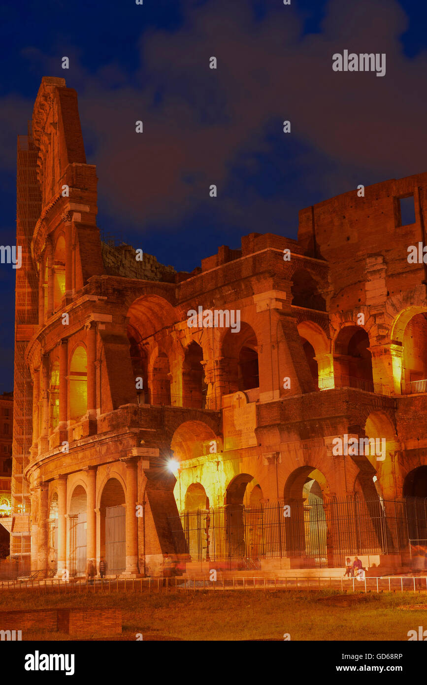 Vertical photos of colosseum hi-res stock photography and images - Alamy