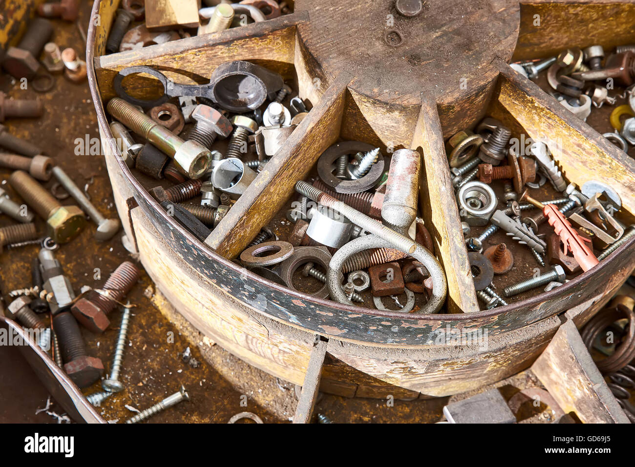 Rusty tools in an old wooden toolbox Stock Photo - Alamy