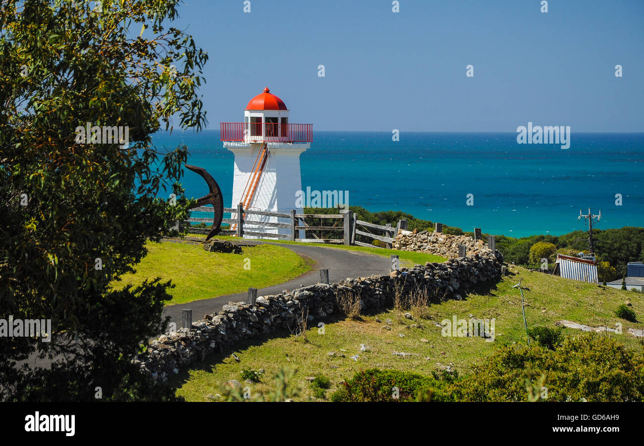 The lighthouse at Warrnambool. Australian Pacific coast Stock Photo - Alamy