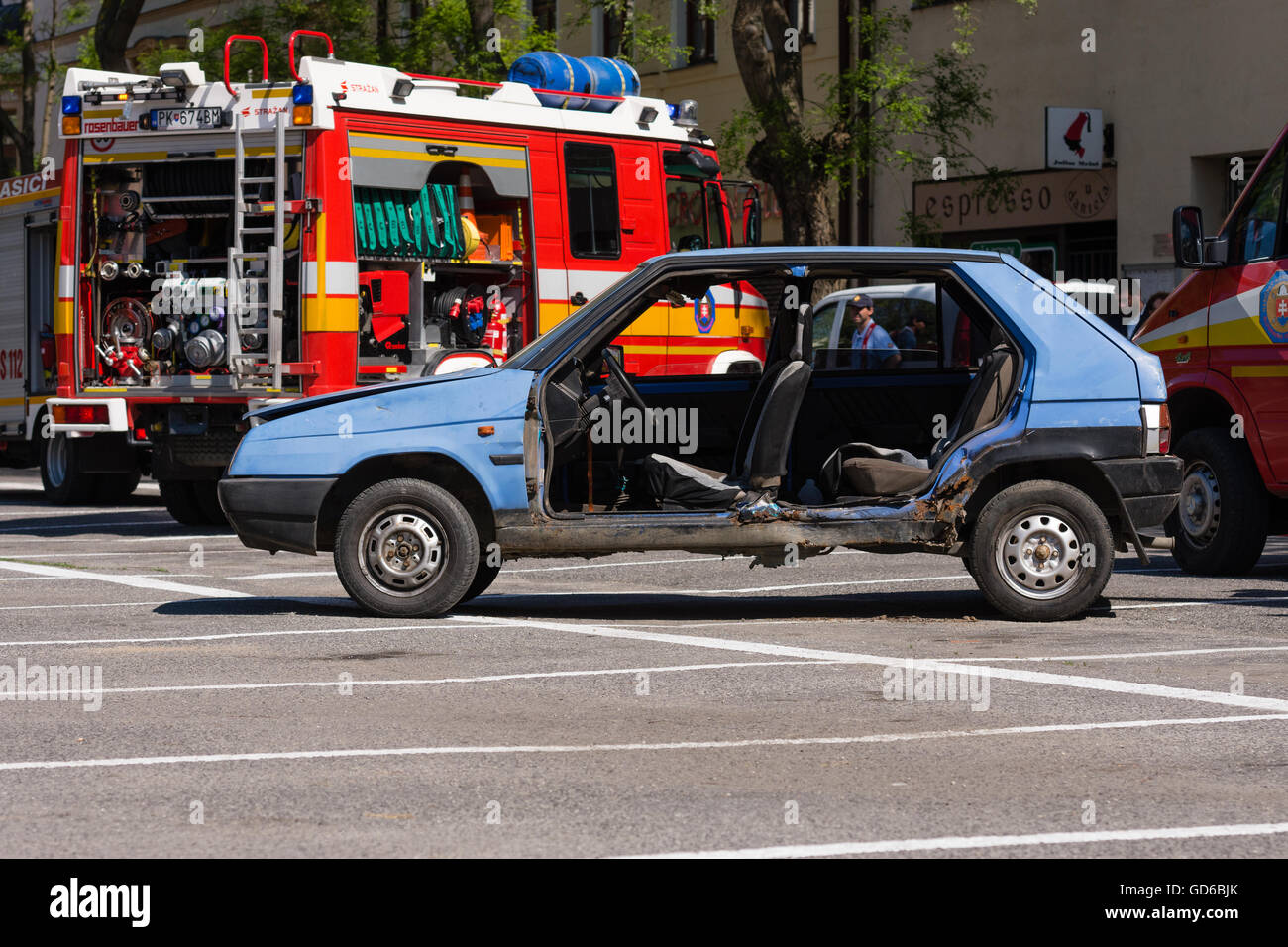 Auto extrication hi-res stock photography and images - Alamy