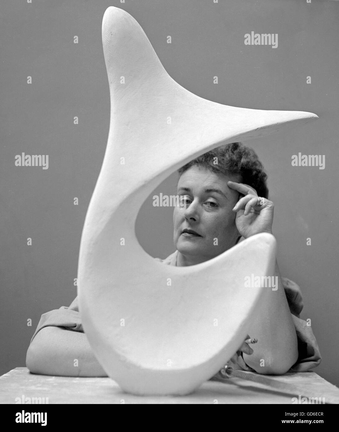 Guitou Knoop, sculptor, 1950 Stock Photo - Alamy