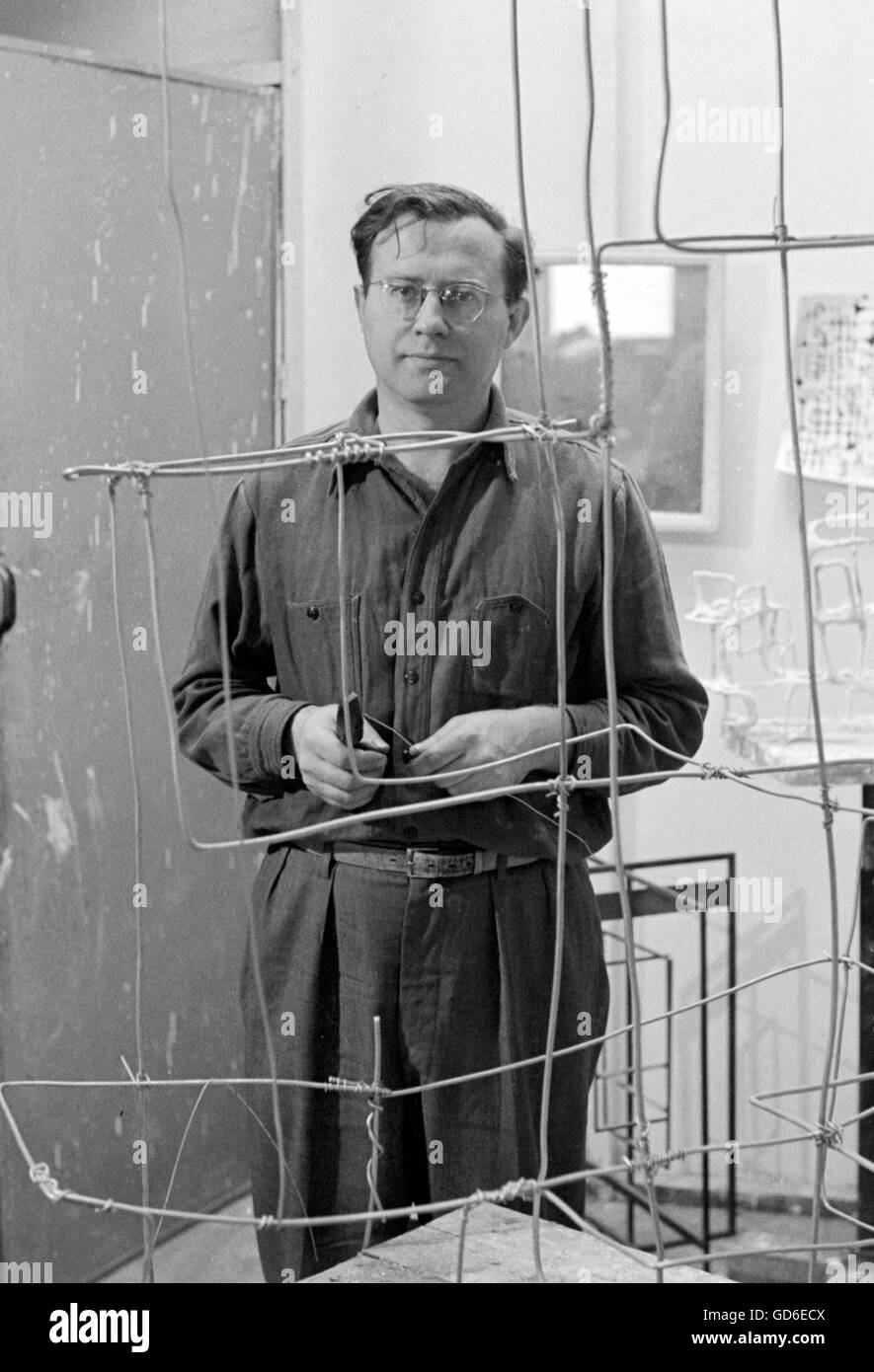 Ibram Lassaw, sculptor, 1950 Stock Photo - Alamy