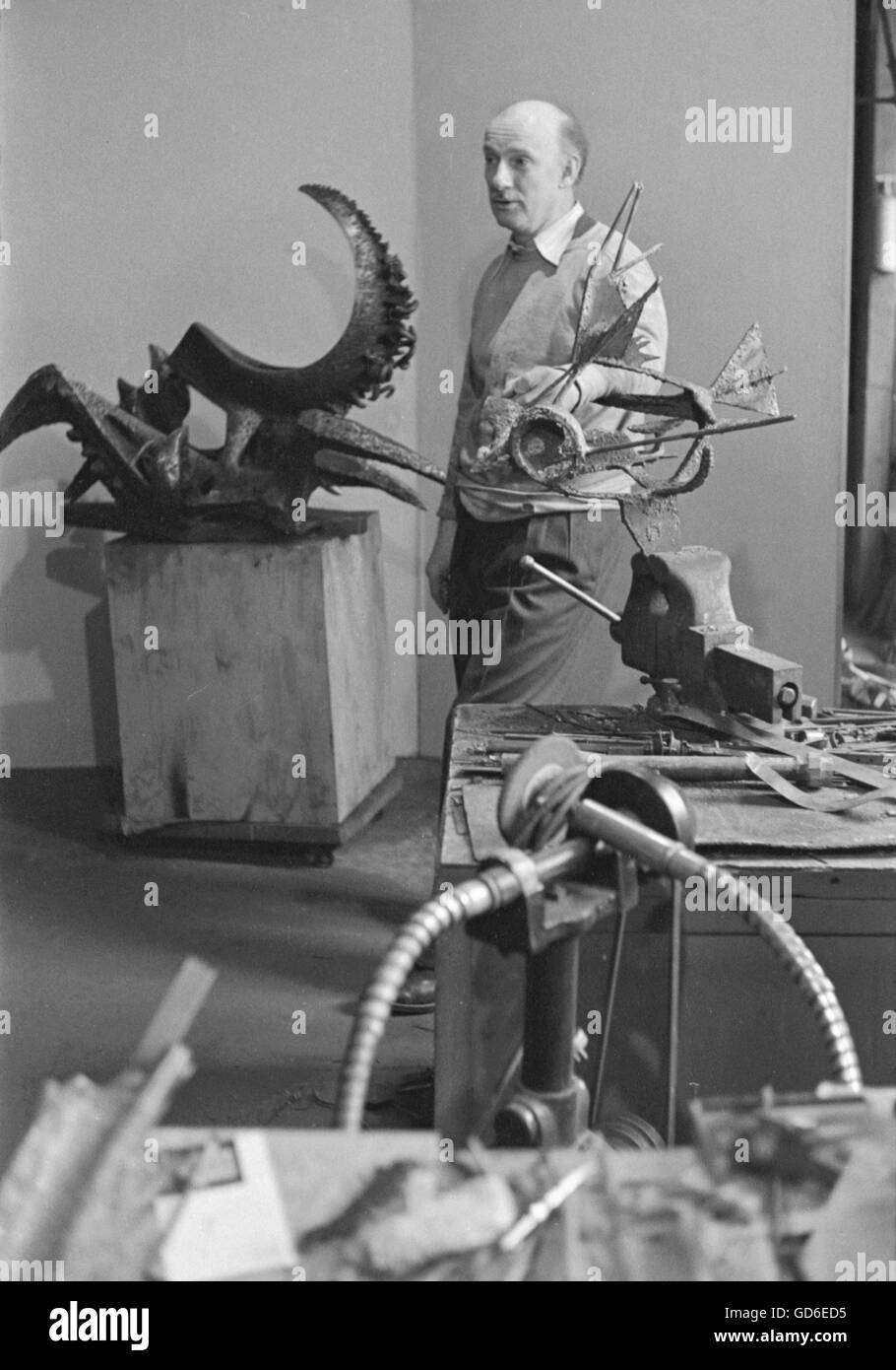 Theodore Roszak, sculptor, 1950 Stock Photo - Alamy