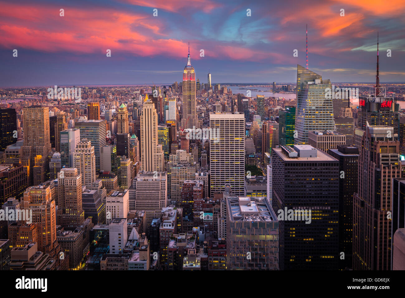 Manhattan at sunset from Rockefeller Center in New York City midtown ...