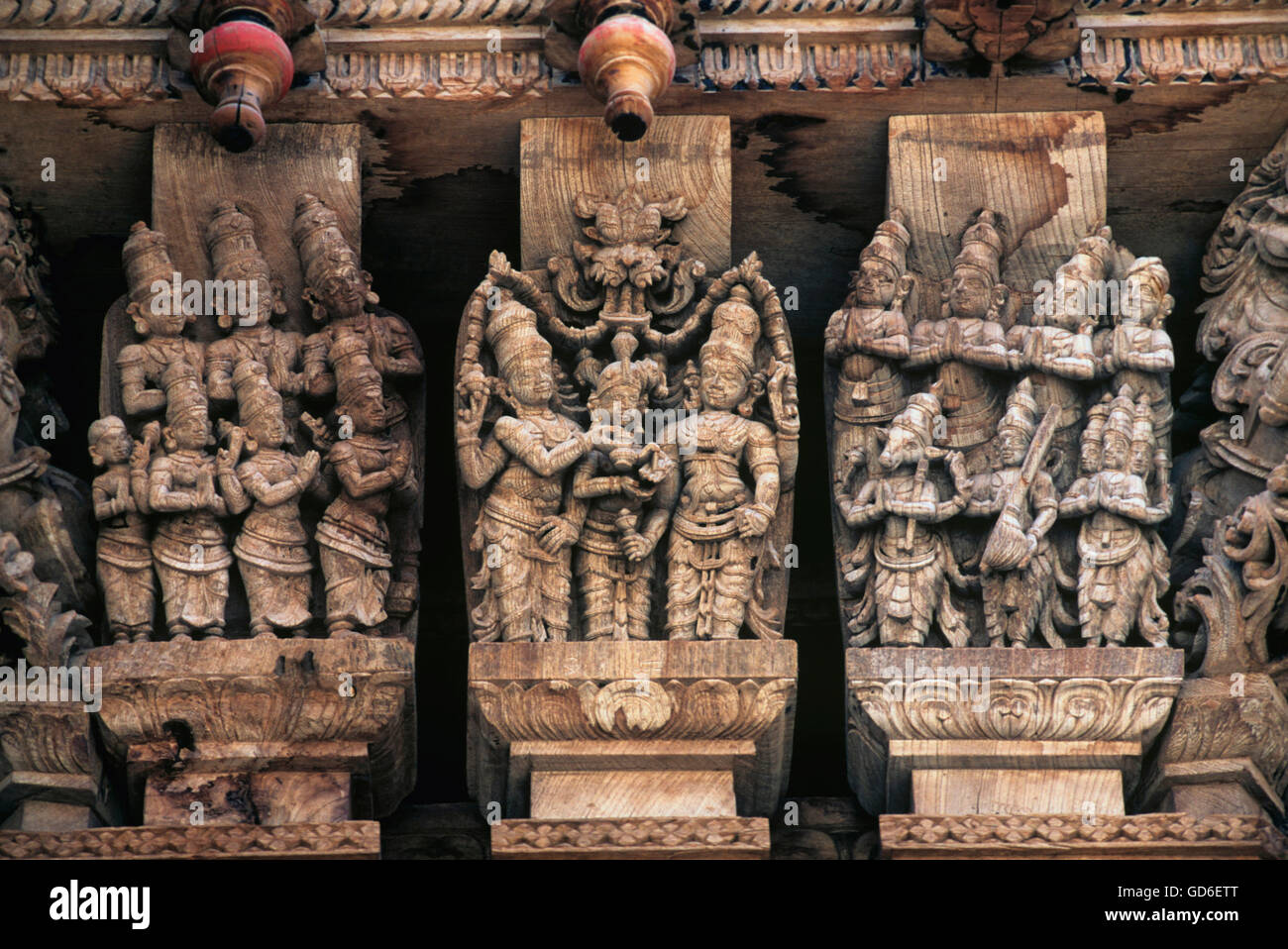 Wood carvings hi-res stock photography and images - Alamy