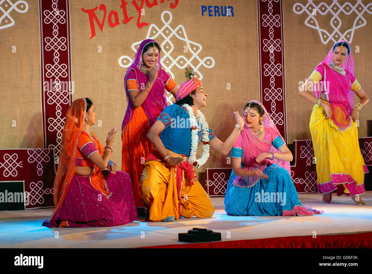 Kathak woman dancing india hi-res stock photography and images - Alamy