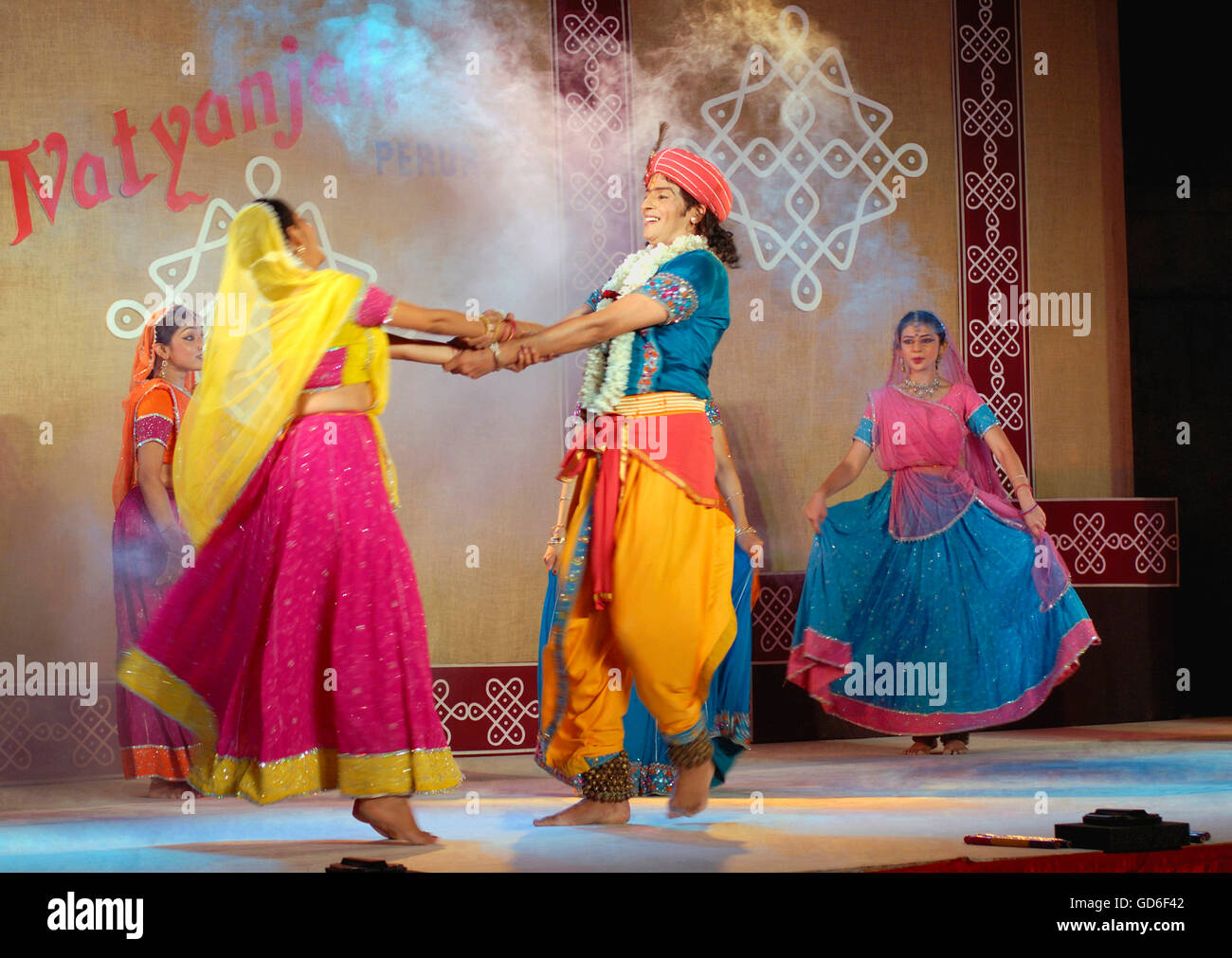 Kathak woman dancing india hi-res stock photography and images - Alamy