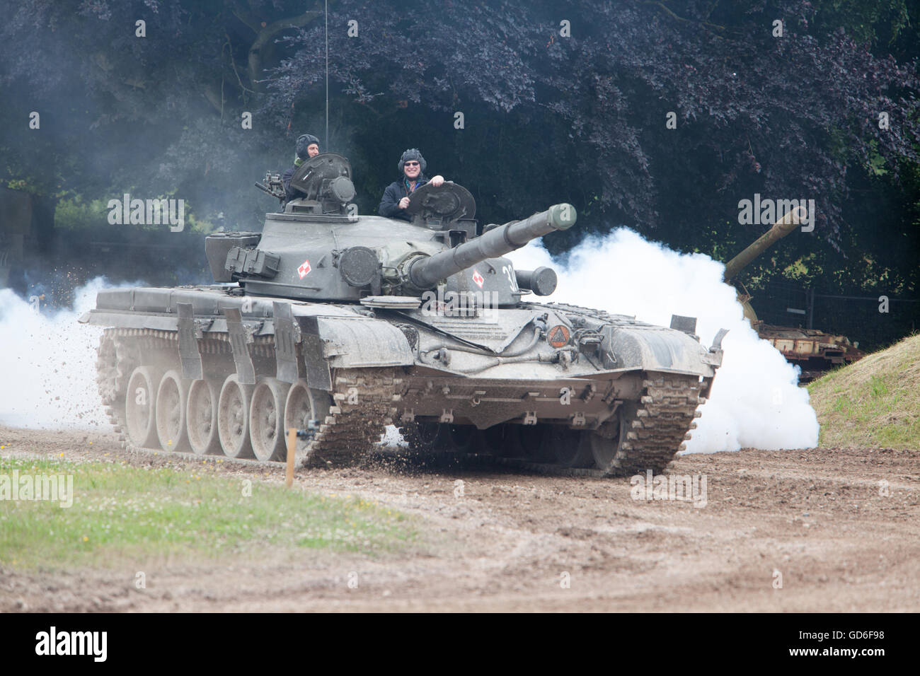Smoke screen tank hi-res stock photography and images - Alamy