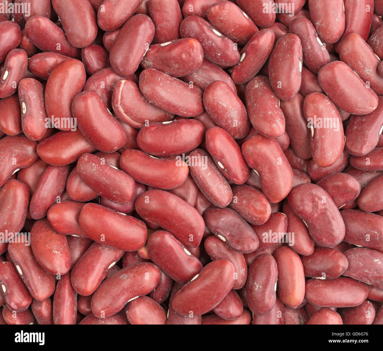 Close view of raw dark red organic kidney beans Stock Photo - Alamy