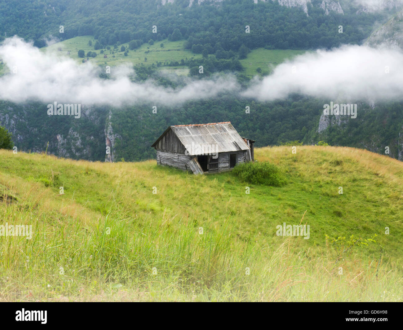 Block cabin hi-res stock photography and images - Alamy