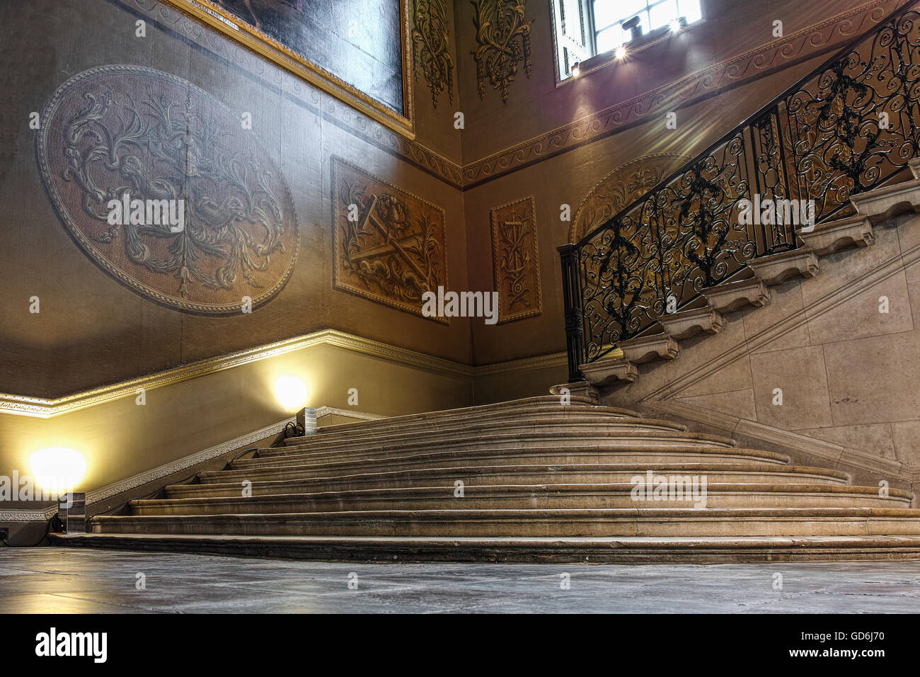 The queen's staircase at the royal palace of Hampton Court, London ...