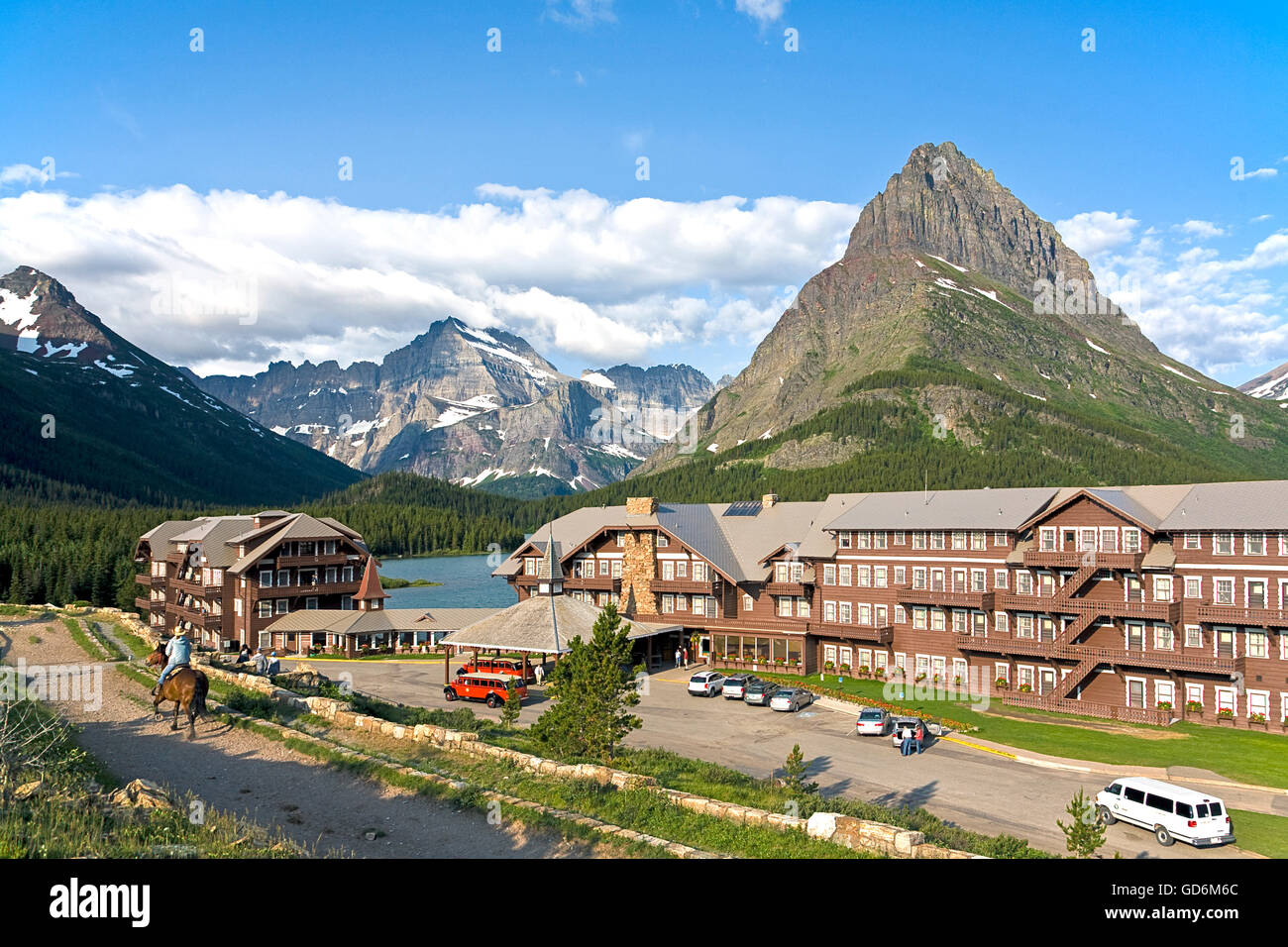 Many Glacier hotel on Swiftcurrent Lake Stock Photo - Alamy