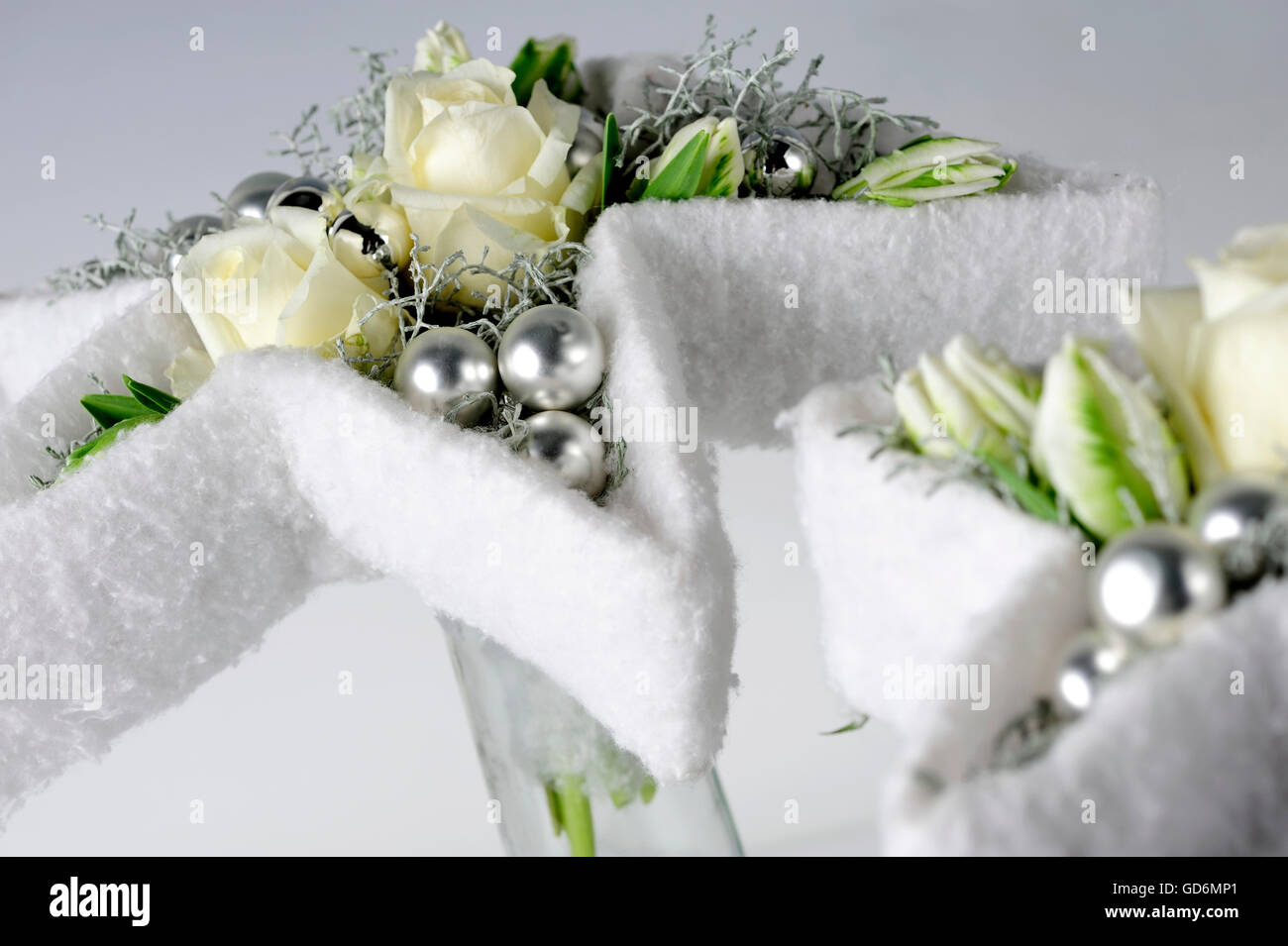White christmas roses hi-res stock photography and images - Alamy
