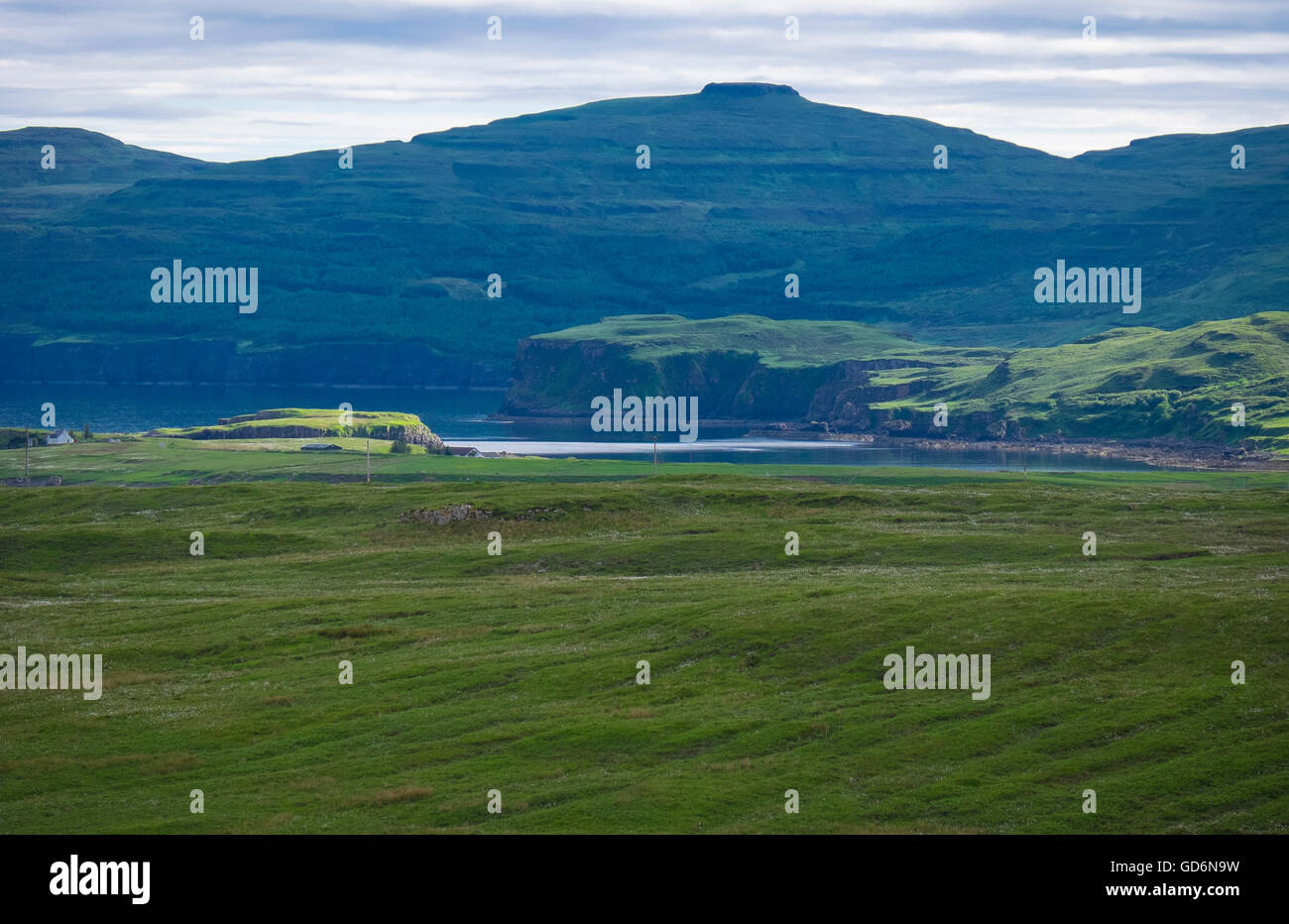 Green ladscape hi-res stock photography and images - Alamy