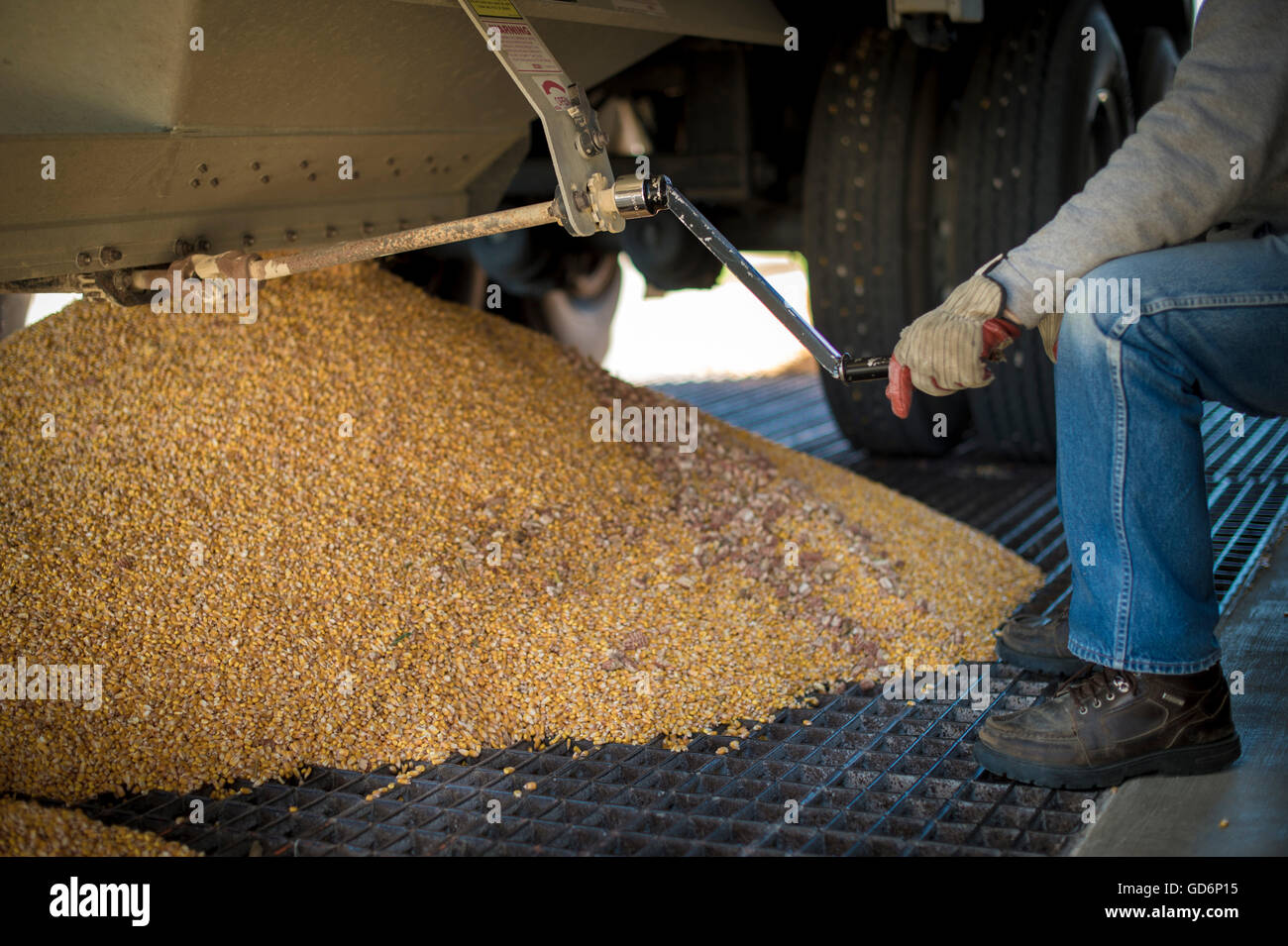 Off loading hi-res stock photography and images - Alamy