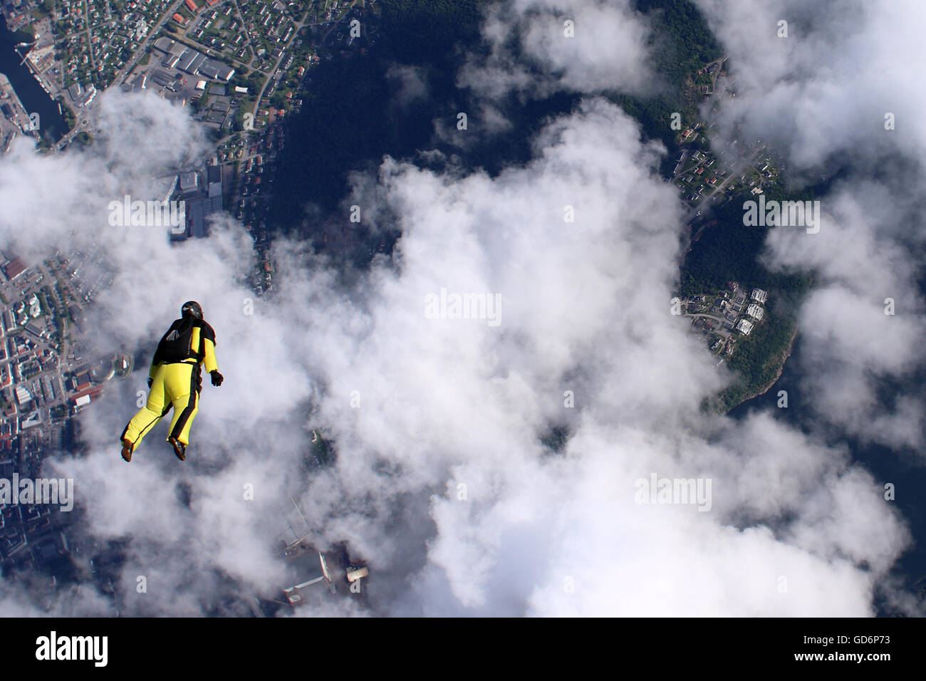 Funjump skydiving from 1200 ft over Norway Stock Photo - Alamy