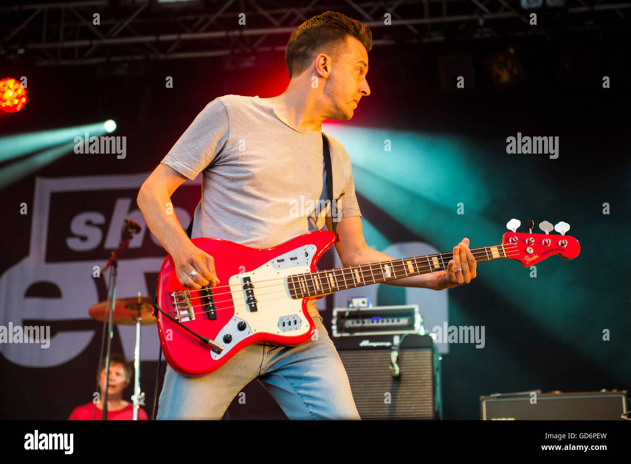 Shed seven band hi-res stock photography and images - Alamy